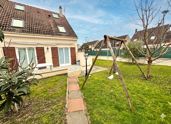 Maison 6 pièces à Tremblay-en-France, Les Cottages, à vendre
