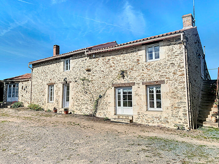 Maison à vendre - Château-Guibert - 8 pièces - 5 chambres