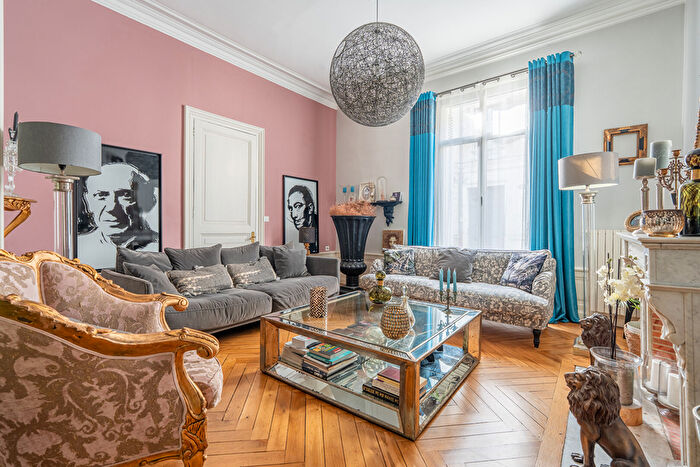 Maison à vendre - Tours, Centre-ville - 7 pièces - 5 chambres