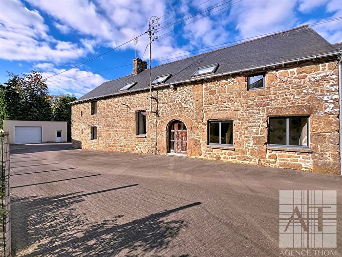 Maison à vendre - Hercé - 11 pièces - 4 chambres