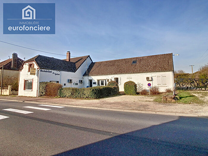 Maison à vendre - Vulaines - 10 pièces - 3 chambres