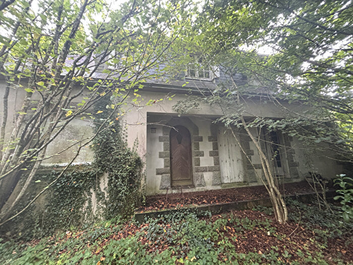 Maison à vendre - Edern - 8 pièces - 6 chambres