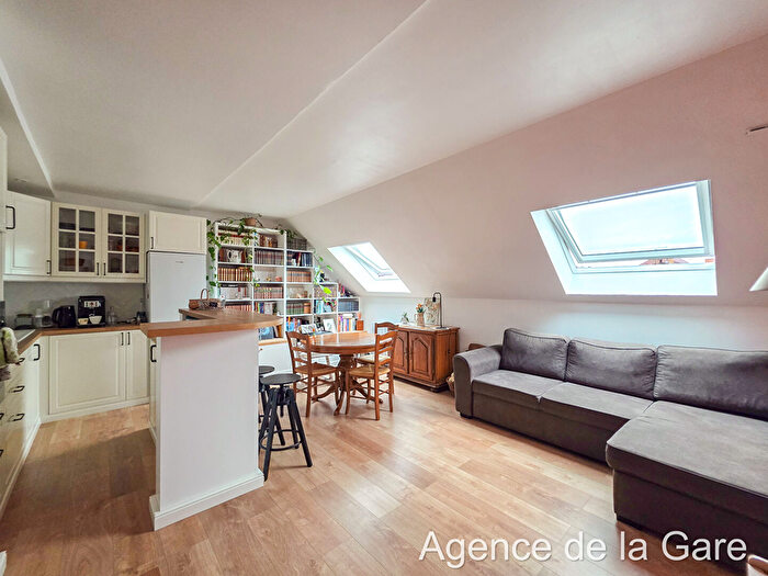 Maisons-Laffitte, Ouest : Appartement 2 pièces à vendre