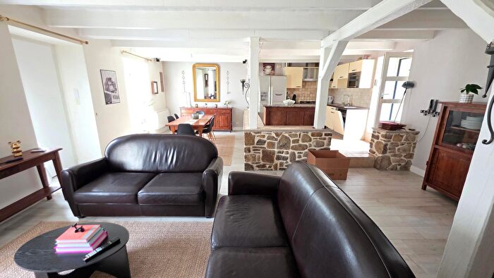 La Ville-ès-Nonais : Maison 5 pièces à vendre