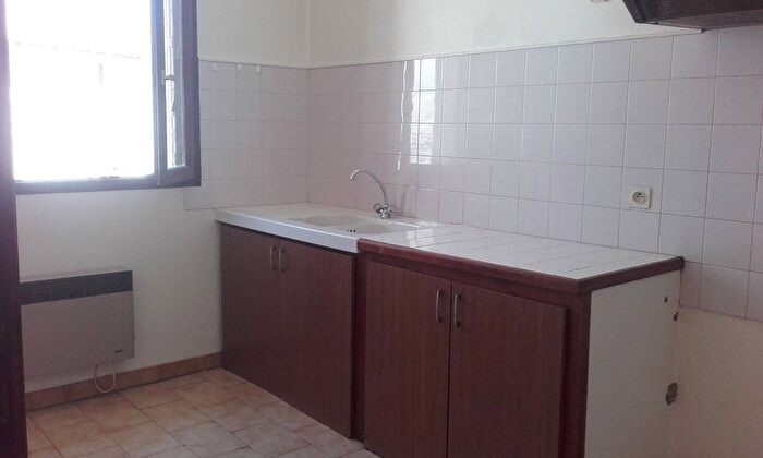 Appartement à louer - Corneilhan - 3 pièces - 2 chambres