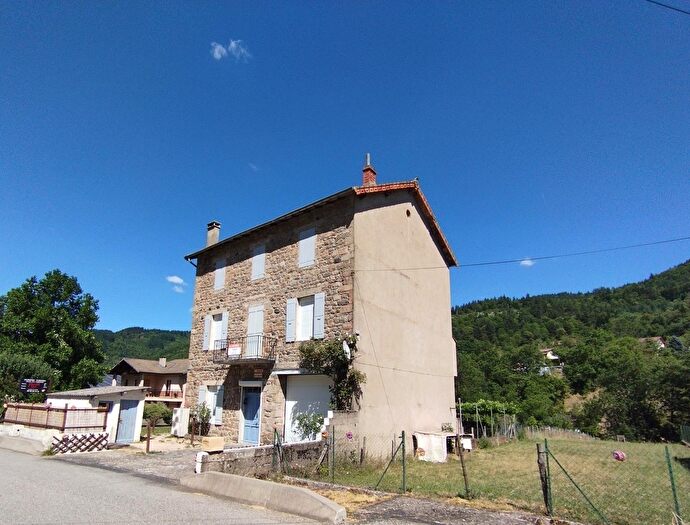 Maison 5 pièces à Arcens, à vendre