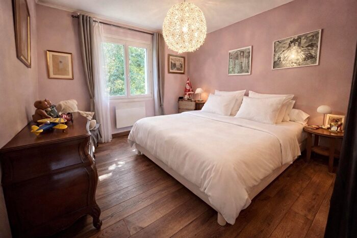 Maison à vendre - Saint-Médard-en-Jalles, Centre-ville - 5 pièces - 3 chambres