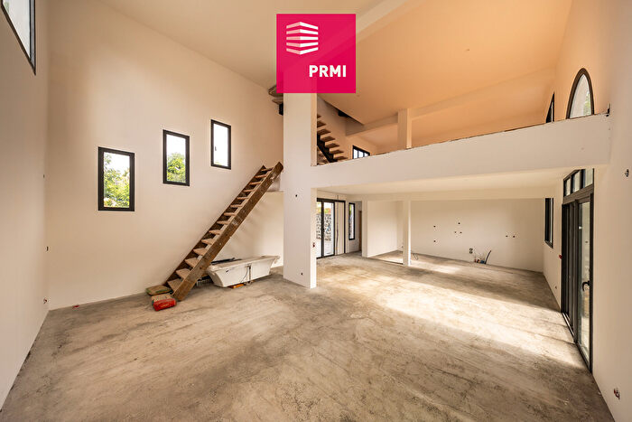 Maison à vendre - Saint-Paul, Centre-ville, Etang - 5 pièces - 4 chambres