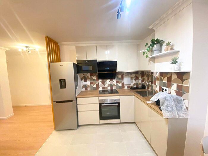 Centre Ville Est, Ivry-sur-Seine : Appartement 4 pièces à louer
