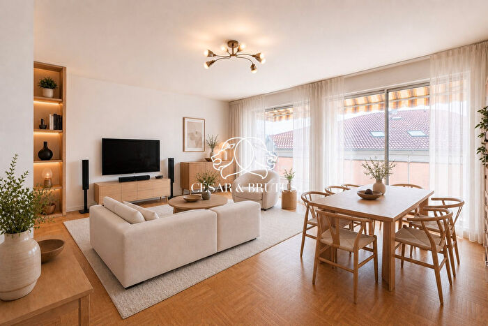 Appartement 5 pièces à Villeurbanne, Charmettes, à vendre