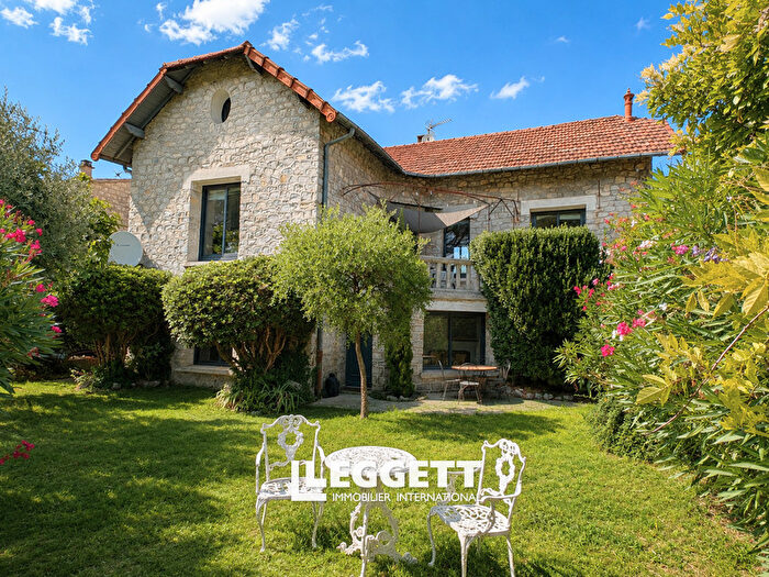 Vaison-la-Romaine : Maison 9 pièces à vendre