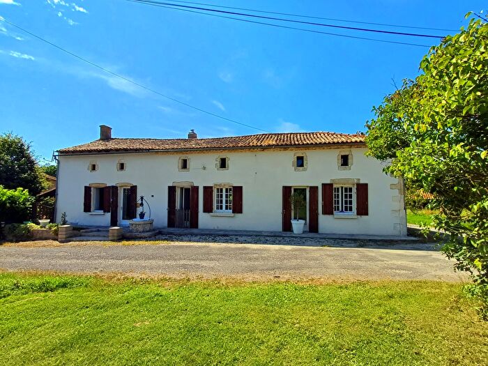 Maison à vendre - Saint-Bonnet-sur-Gironde - 9 pièces - 5 chambres