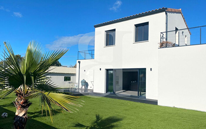 Maison à vendre - Carpentras, Serres, Peyrière - 5 pièces - 3 chambres