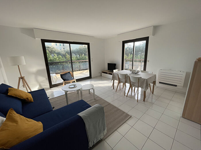 Appartement 3 pièces à Antibes, Rastines, Super Antibes, Laval, La Fontonne, à louer