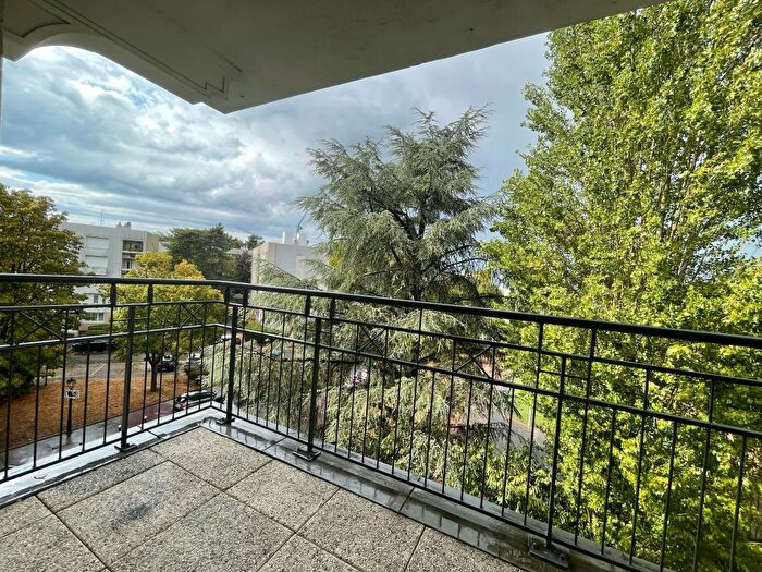 Appartement 2 pièces à louer à Le Plessis-Robinson, Joliot Curie