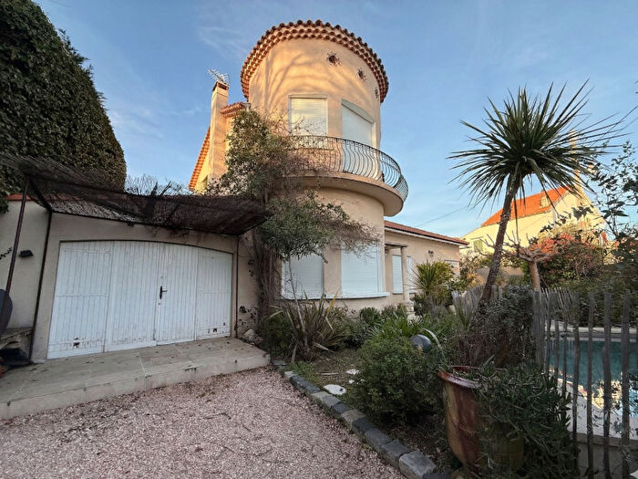 Maison à louer - Marseille e , La Fourragère - 5 pièces - 4 chambres