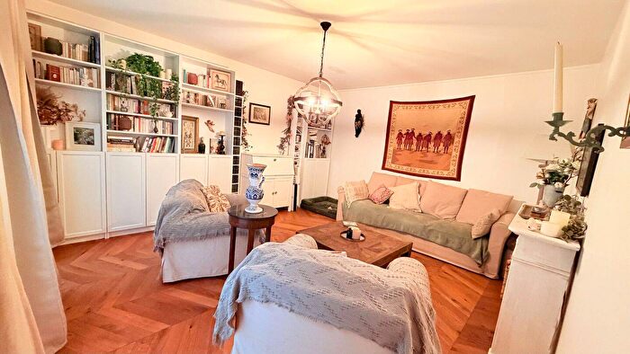 Appartement à louer - Notre Dame, Versailles - 2 pièces - 1 chambre