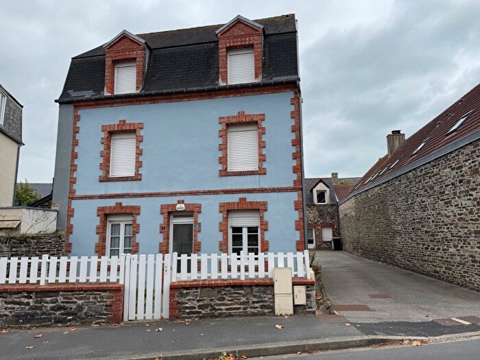 Maison à vendre - Barneville-Carteret - 10 pièces - 6 chambres