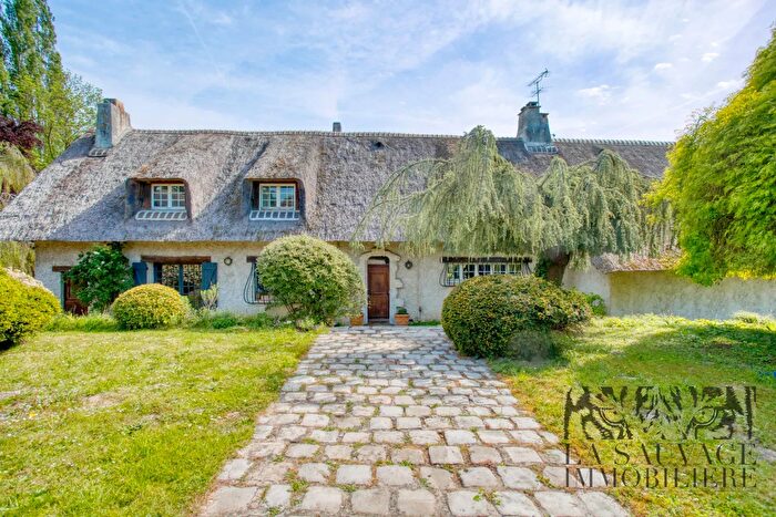 Les Mesnuls : Appartement 15 pièces à vendre