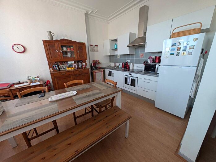 Appartement à louer - Mehun-sur-Yèvre - 3 pièces - 2 chambres