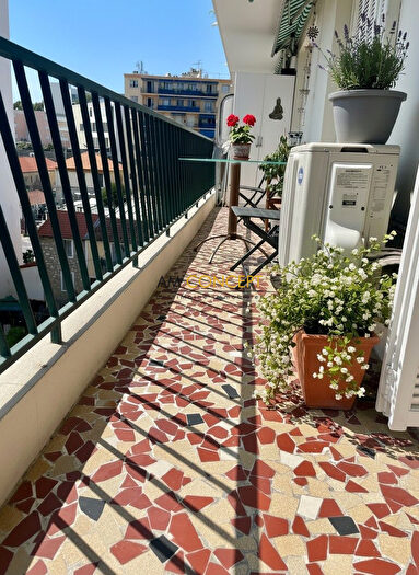 Appartement 2 pièces à vendre à Nice, Arenas