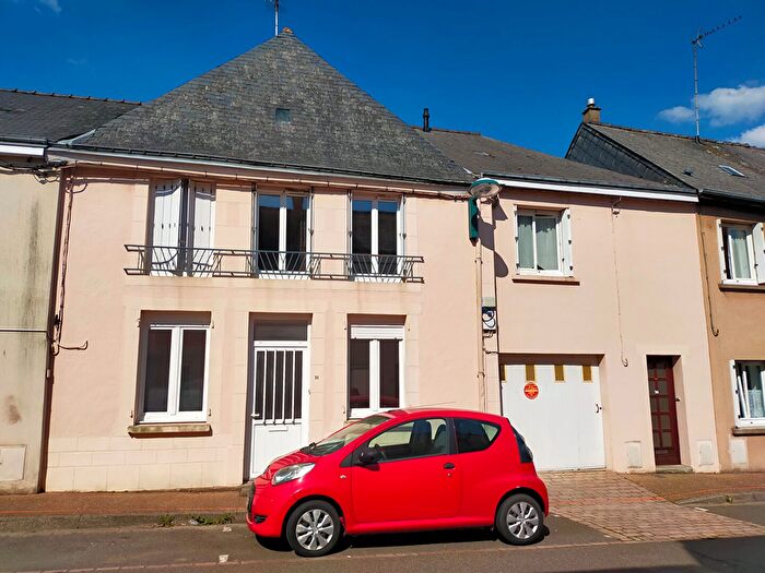 Maison à vendre - Villaines-la-Juhel - 7 pièces - 4 chambres