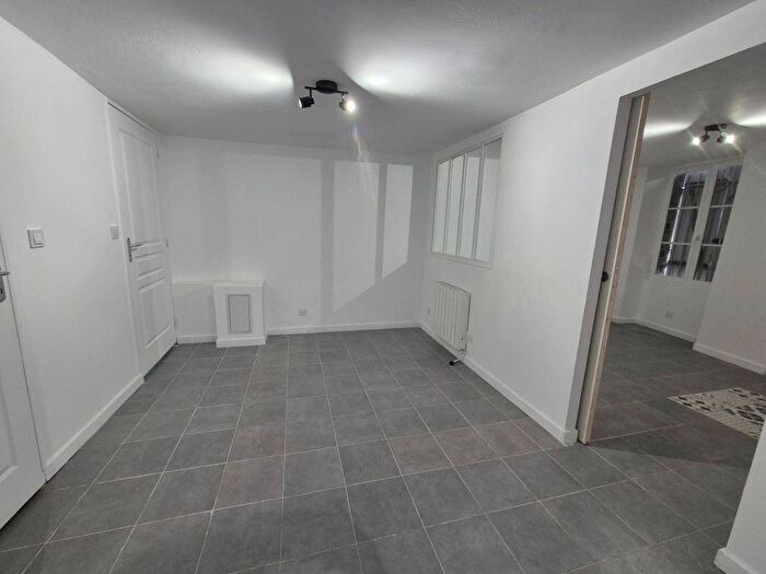 Appartement à louer - Centre Ville, Pontoise - 3 pièces - 2 chambres