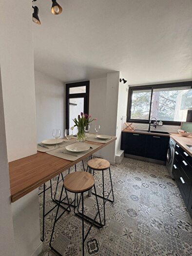 Appartement à louer - Croix de Leysotte-Chanteloiseau-Saint Bris, Villenave-dOrnon - 5 pièces - 3 chambres