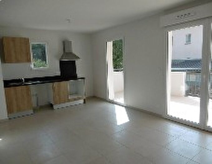 Brignoles, Extension années - : Appartement 2 pièces à louer