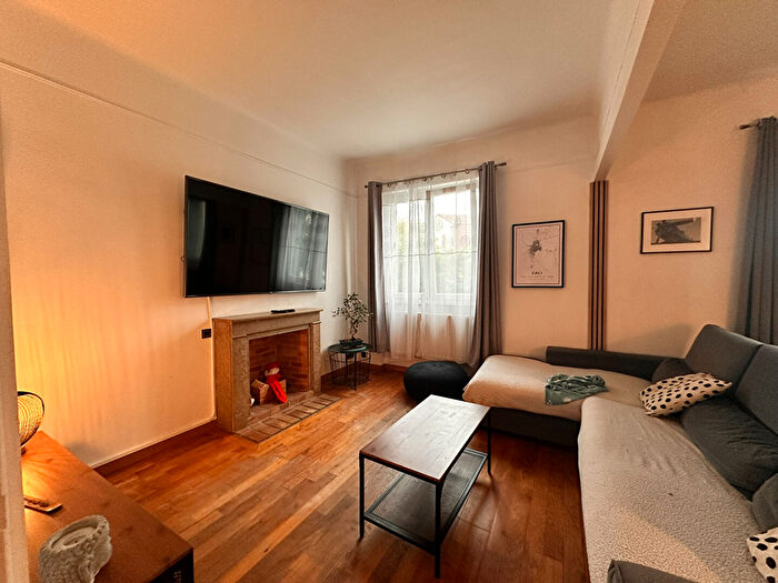 Appartement à vendre - Ville-la-Grand - 3 pièces - 1 chambre