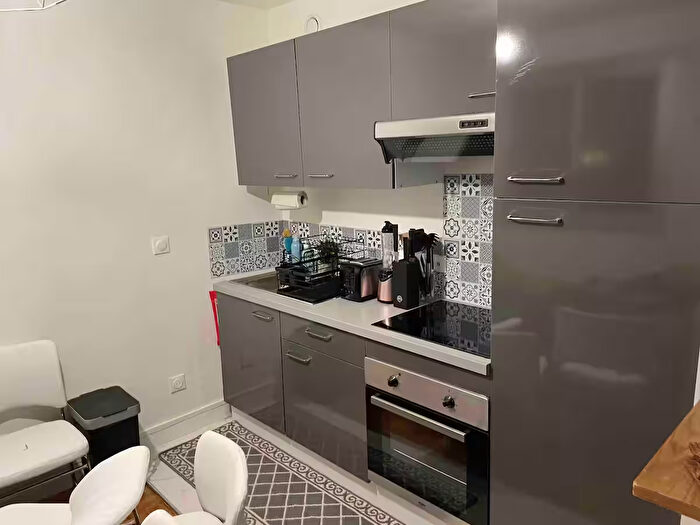 Appartement 1 pièce à louer à Courbevoie, Gambetta, La Défense