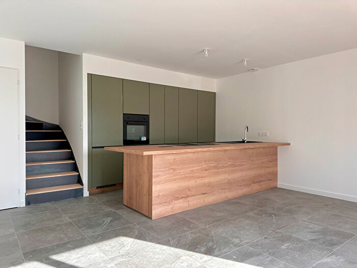 Maison à louer - Frontenas - 6 pièces - 4 chambres