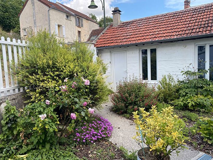 Crouttes-sur-Marne : Maison 5 pièces à louer
