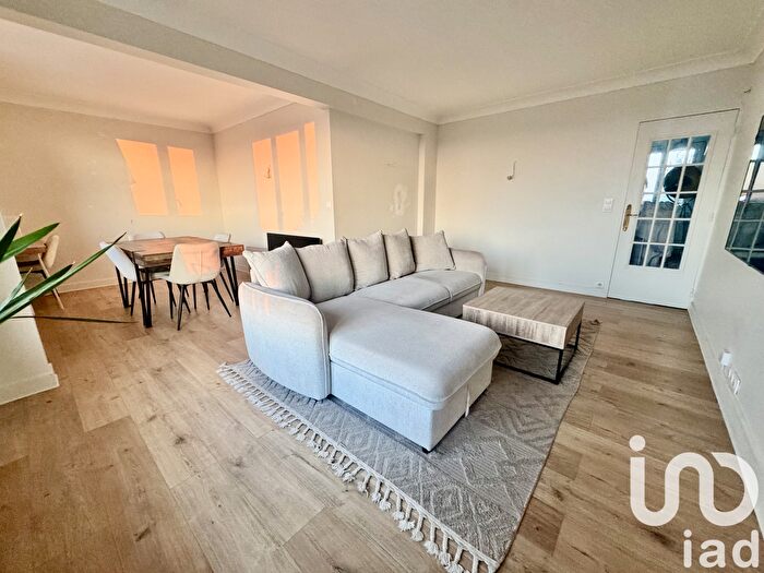 Appartement à vendre - Le Bourget, Square Charles de Gaulle - 3 pièces - 2 chambres