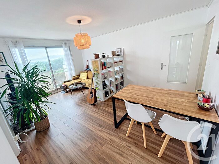 Appartement à louer - Chalon-sur-Saône, Centre-ville - 2 pièces - 1 chambre