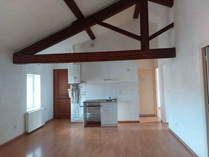 Sainte-Foy-lArgentière - Appartement 4 pièces à louer
