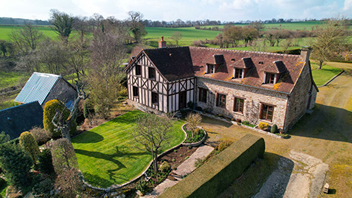Lougé-sur-Maire : Maison 8 pièces à vendre
