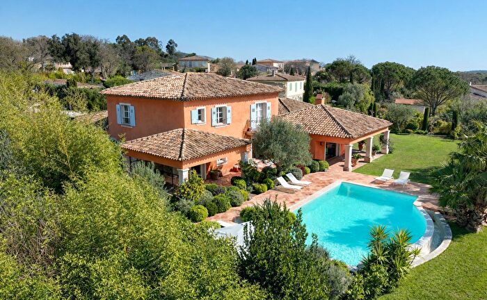 Maison à vendre - Grimaud - 11 pièces - 6 chambres