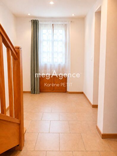 Maison 6 pièces à Thérines, à vendre