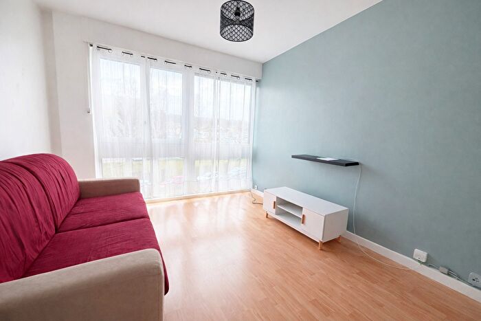 Appartement à louer - Fontenay-le-Fleury - 1 pièce - 1 chambre