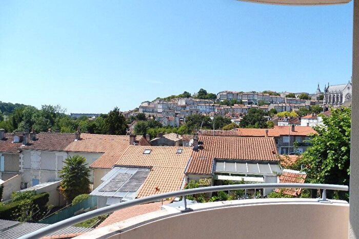 Appartement 3 pièces à Saint Ausone-Saint Martin-Saint Gelais, Angoulême, à louer