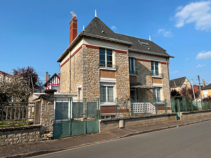 Maison à vendre - Pithiviers - 6 pièces - 4 chambres