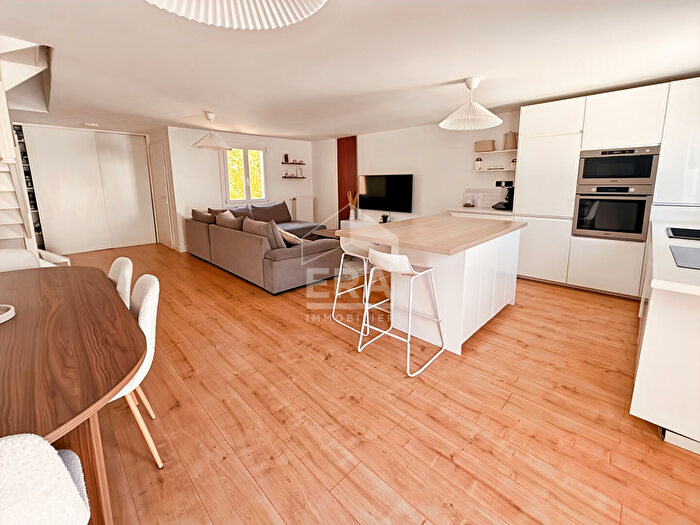 Maison 4 pièces à Les Pennes-Mirabeau, Cadeneaux, Monaco, à vendre