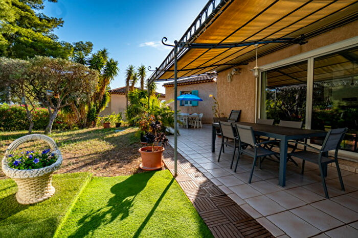 Maison à vendre - La Ciotat - 6 pièces - 4 chambres