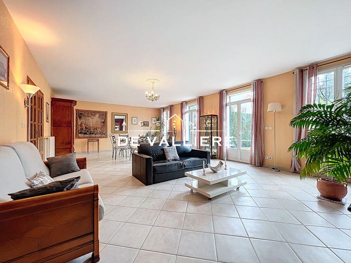 Nanterre, Centre-ville : Maison 10 pièces à vendre
