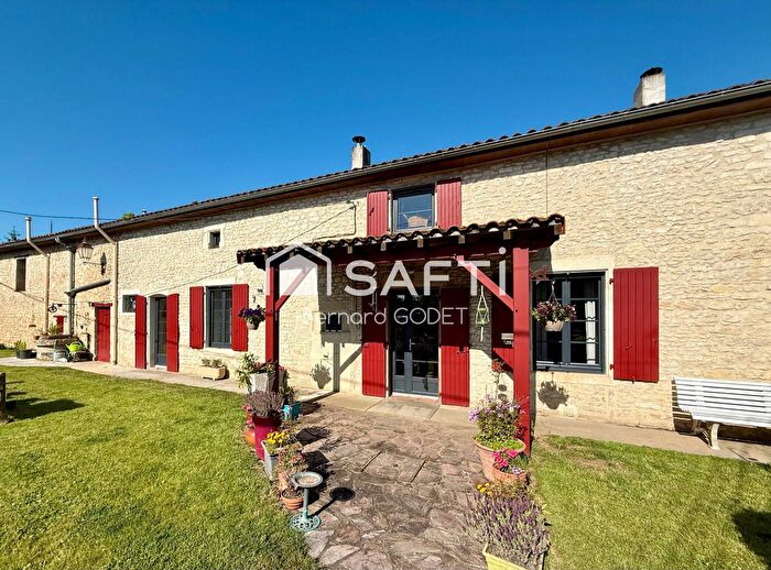 Maison à vendre - La Faye - 8 pièces - 4 chambres