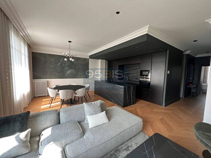 Appartement à louer - Lyon ème arrondissement - 3 pièces - 2 chambres