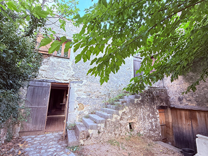 Maison à vendre - Bouyon - 2 pièces - 1 chambre