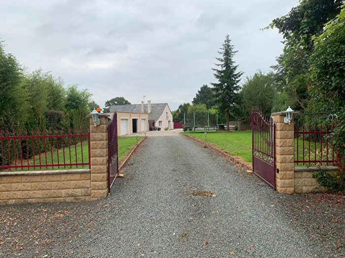 Maison à vendre - Poillé-sur-Vègre - 5 pièces - 3 chambres