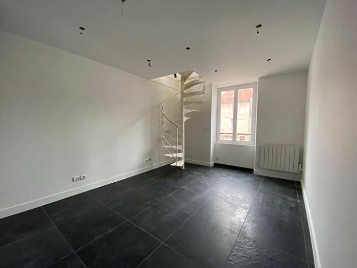 Appartement à louer - Chennevières-sur-Marne, Centre-ville - 2 pièces - 1 chambre